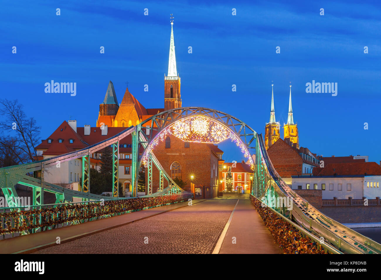 Tumski Bridge at night in Wroclaw, Poland Stock Photo - Alamy