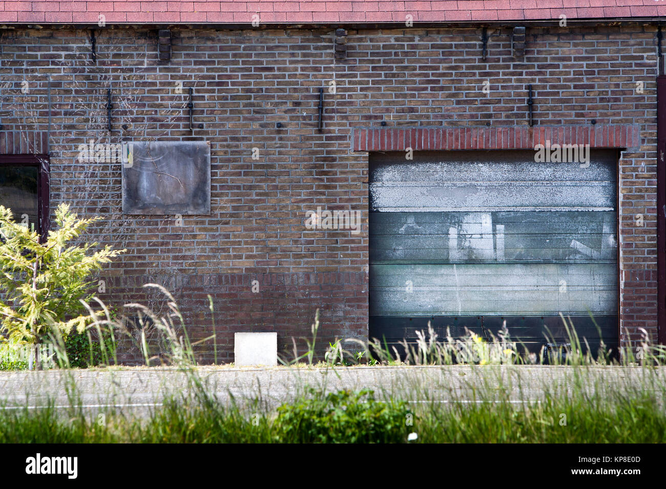 Grunge garage door Stock Photo - Alamy