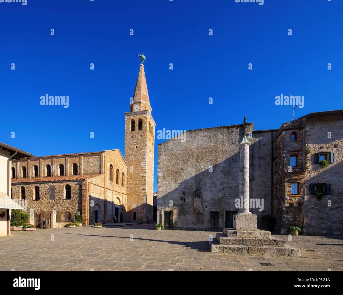 Italy grado old town street hi-res stock photography and images - Alamy