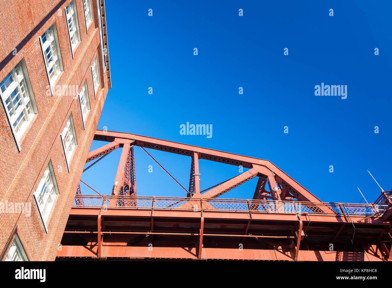 Broadway Bridge and Brick Building Stock Photo - Alamy