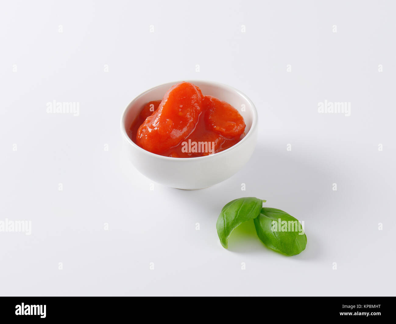peeled plum tomatoes Stock Photo - Alamy