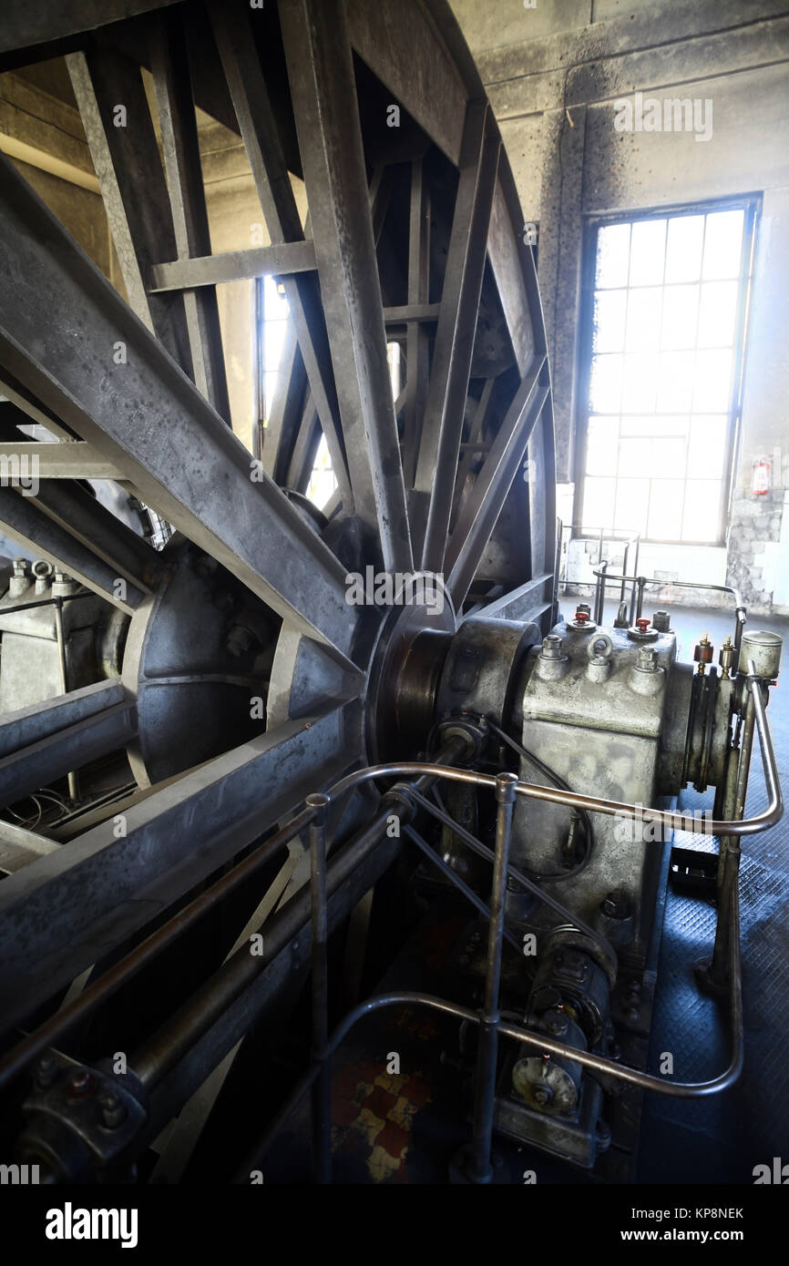 Elevator top wheel Stock Photo - Alamy