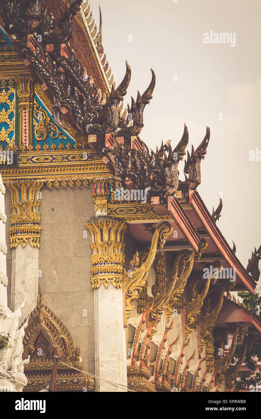 wat intharawihan buddhist temple in bangkok holds the tallest standing ...