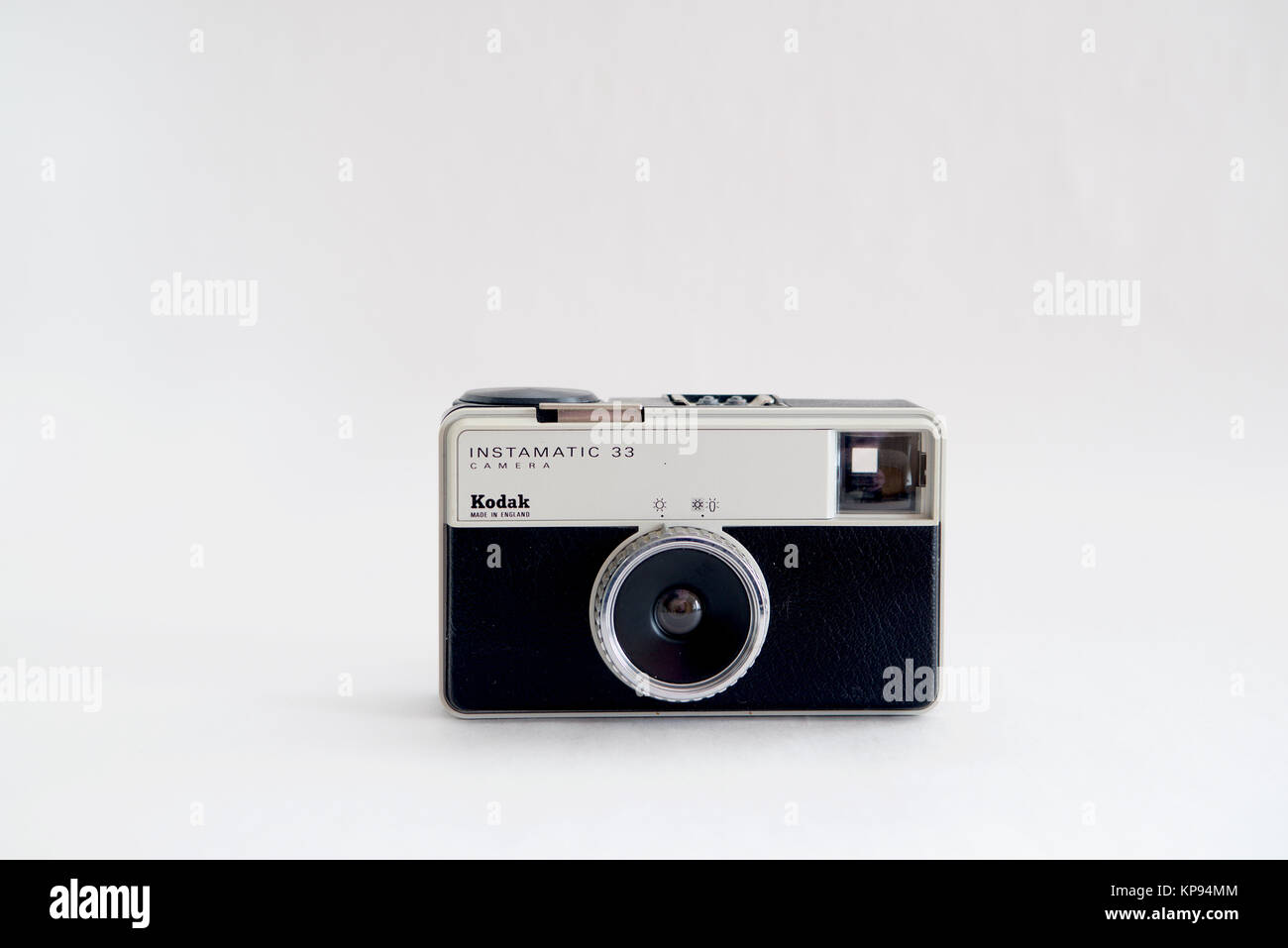 Kodak Instamatic 33 Camera Stock Photo - Alamy Kodak Instamatic 33 Camera Stock Photo - Alamy
