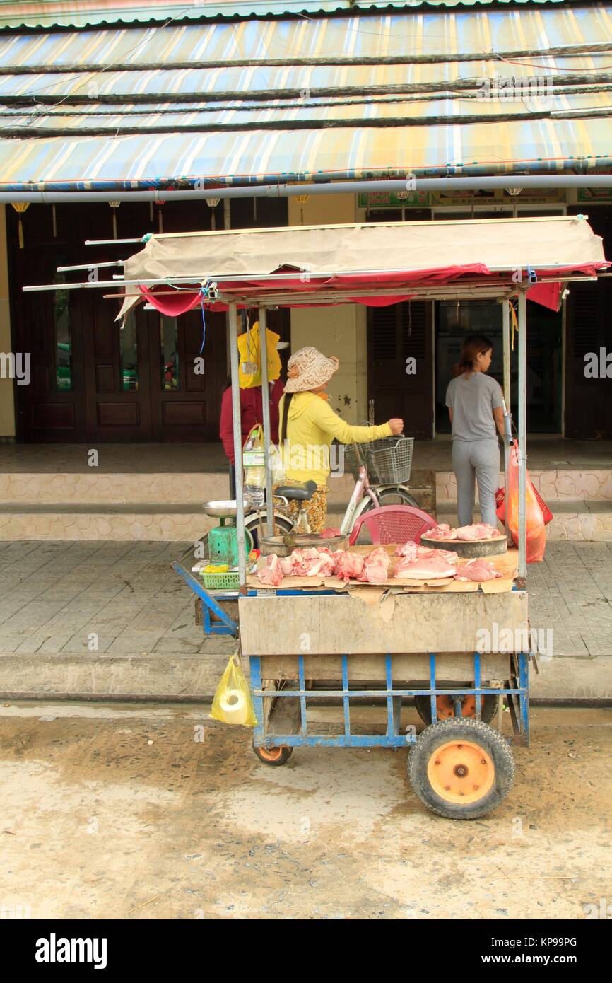 Vietnam food cart hi-res stock photography and images - Alamy