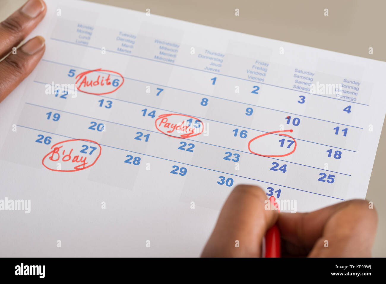 Deadline concept hand marking hi-res stock photography and images - Alamy