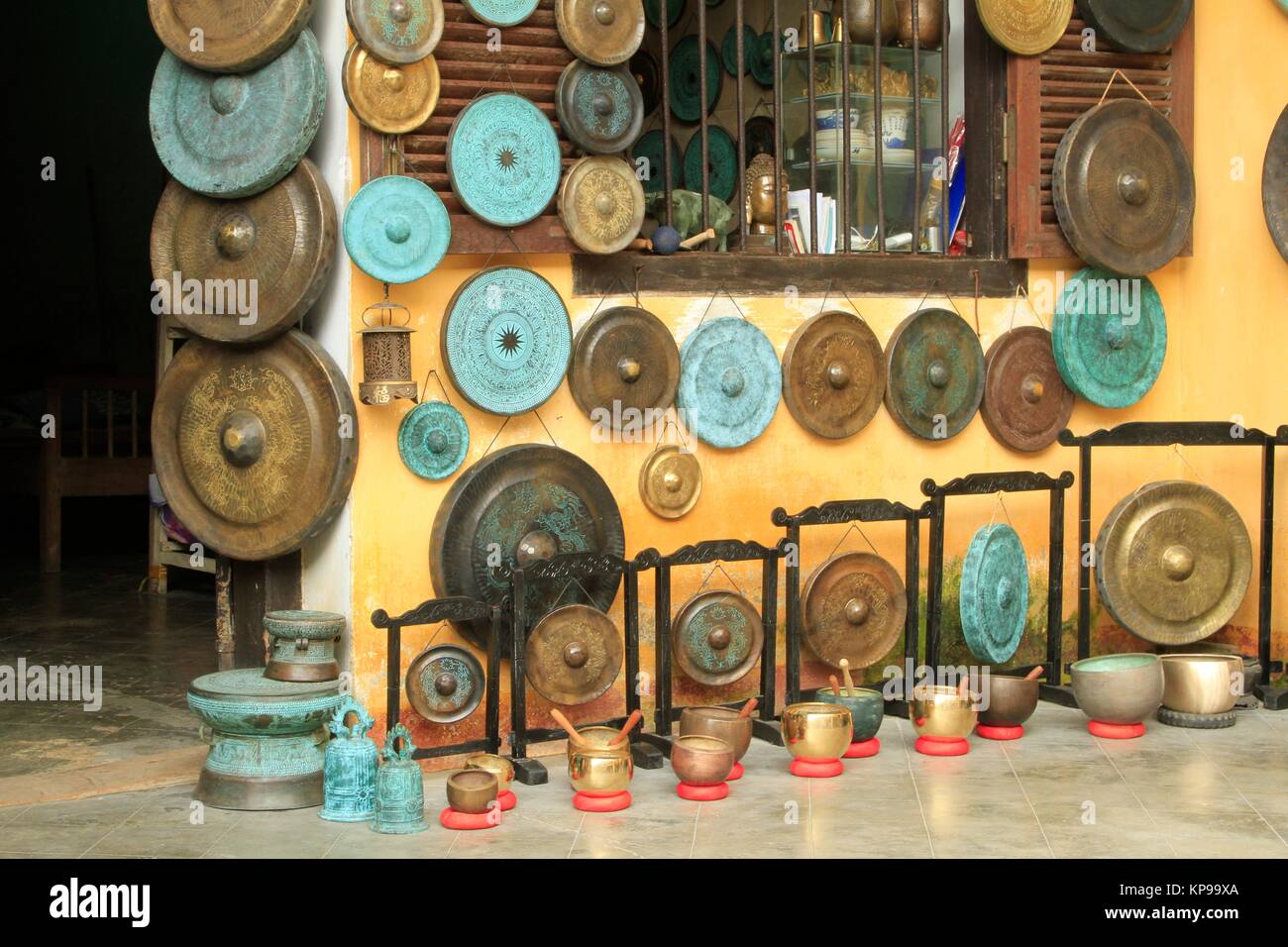 Hoi an vietnam storefront hi-res stock photography and images - Alamy