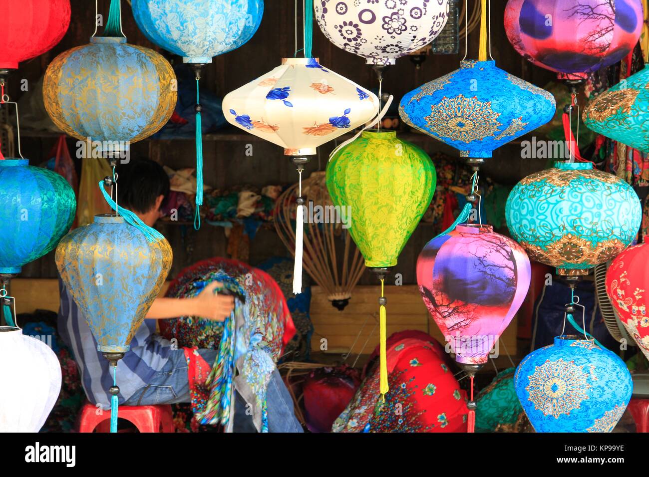 Paper lantern shop display hi-res stock photography and images - Alamy
