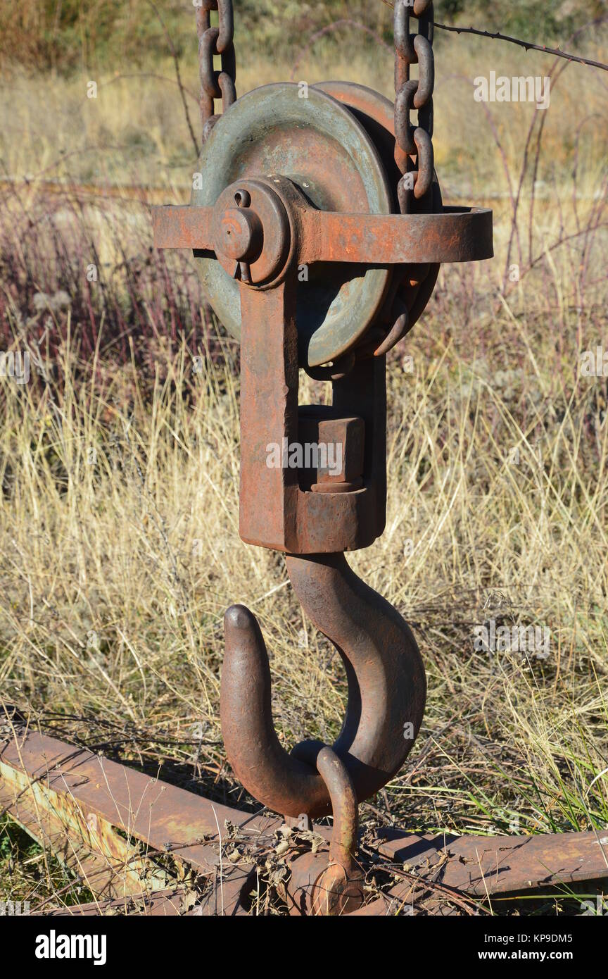 rusted hook and pulley Stock Photo - Alamy
