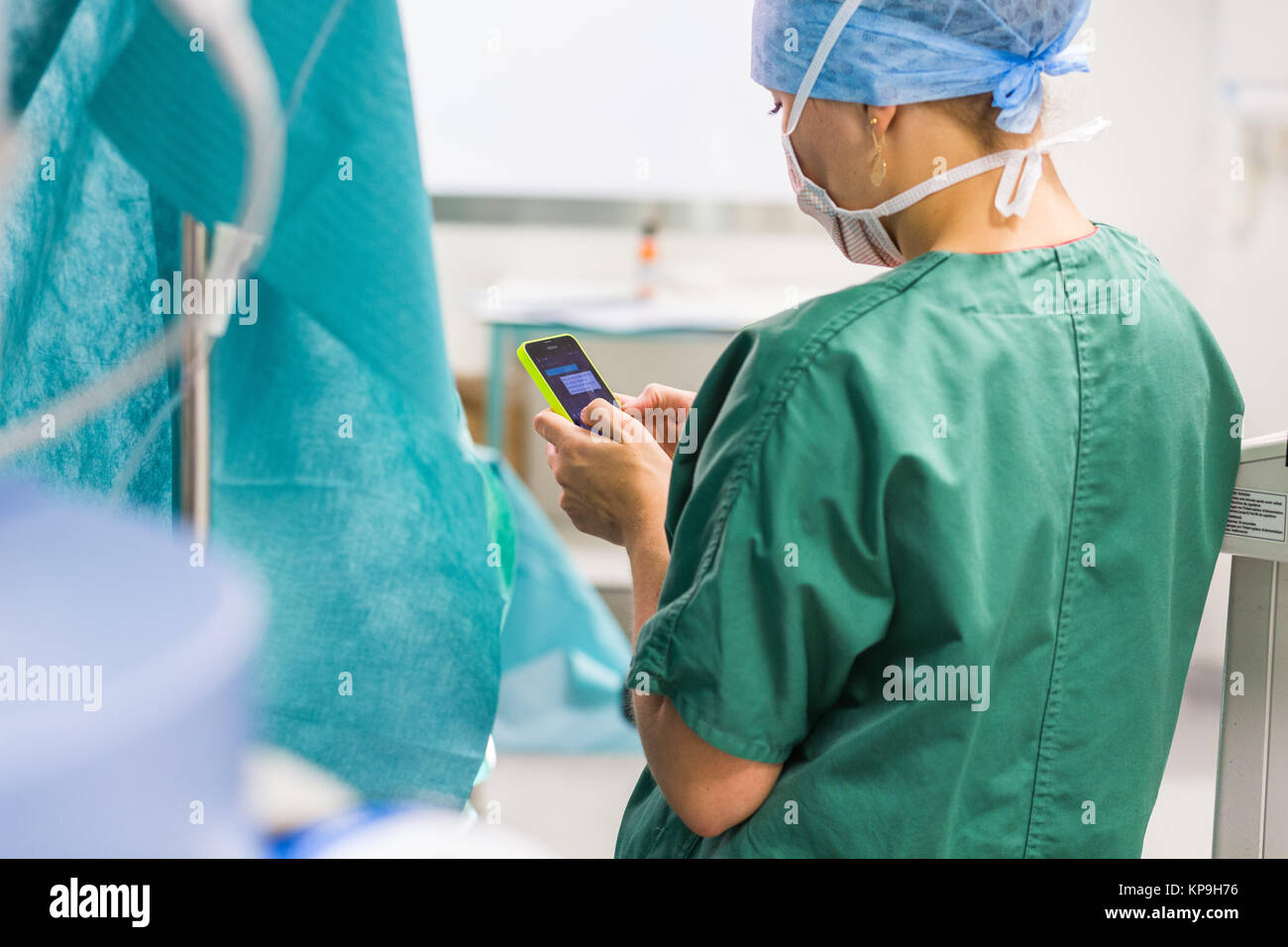 Teen nurse hi-res stock photography and images - Alamy