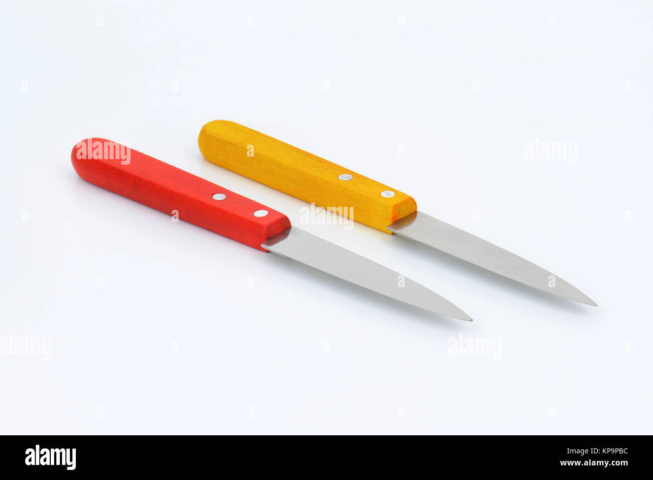 two kitchen knives Stock Photo - Alamy