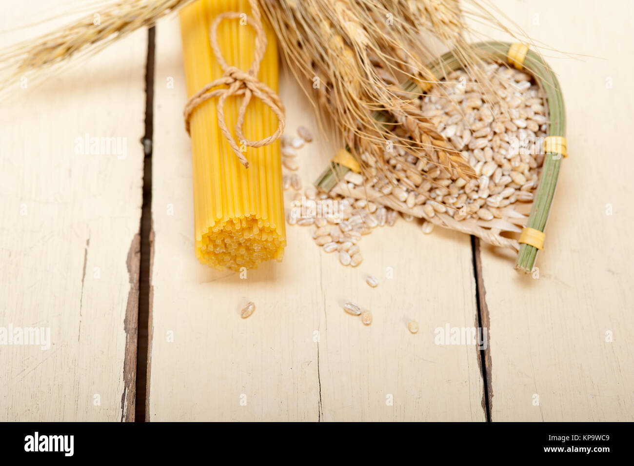 organic Raw italian pasta and durum wheat Stock Photo - Alamy