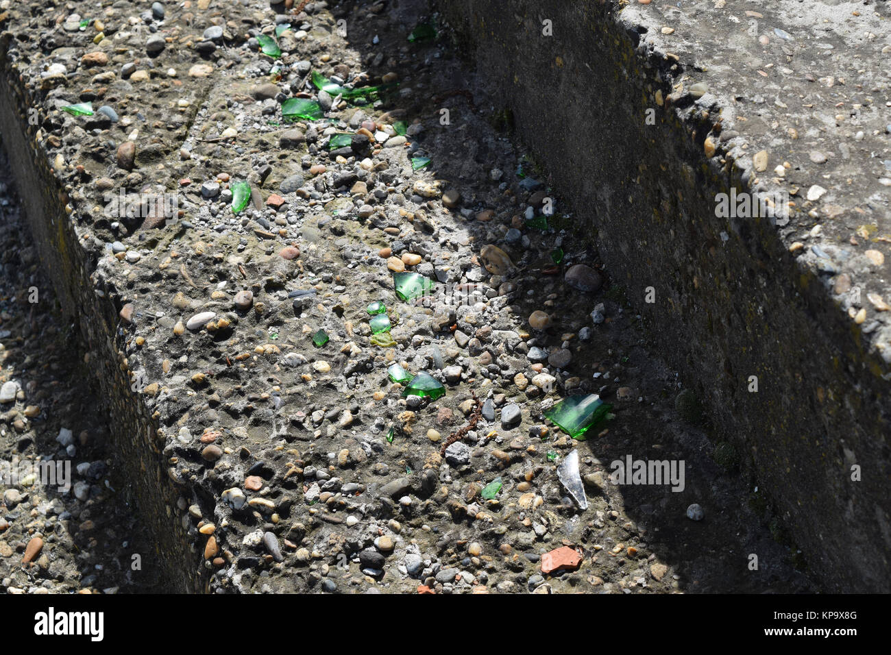 Splinters of glass hi-res stock photography and images - Alamy