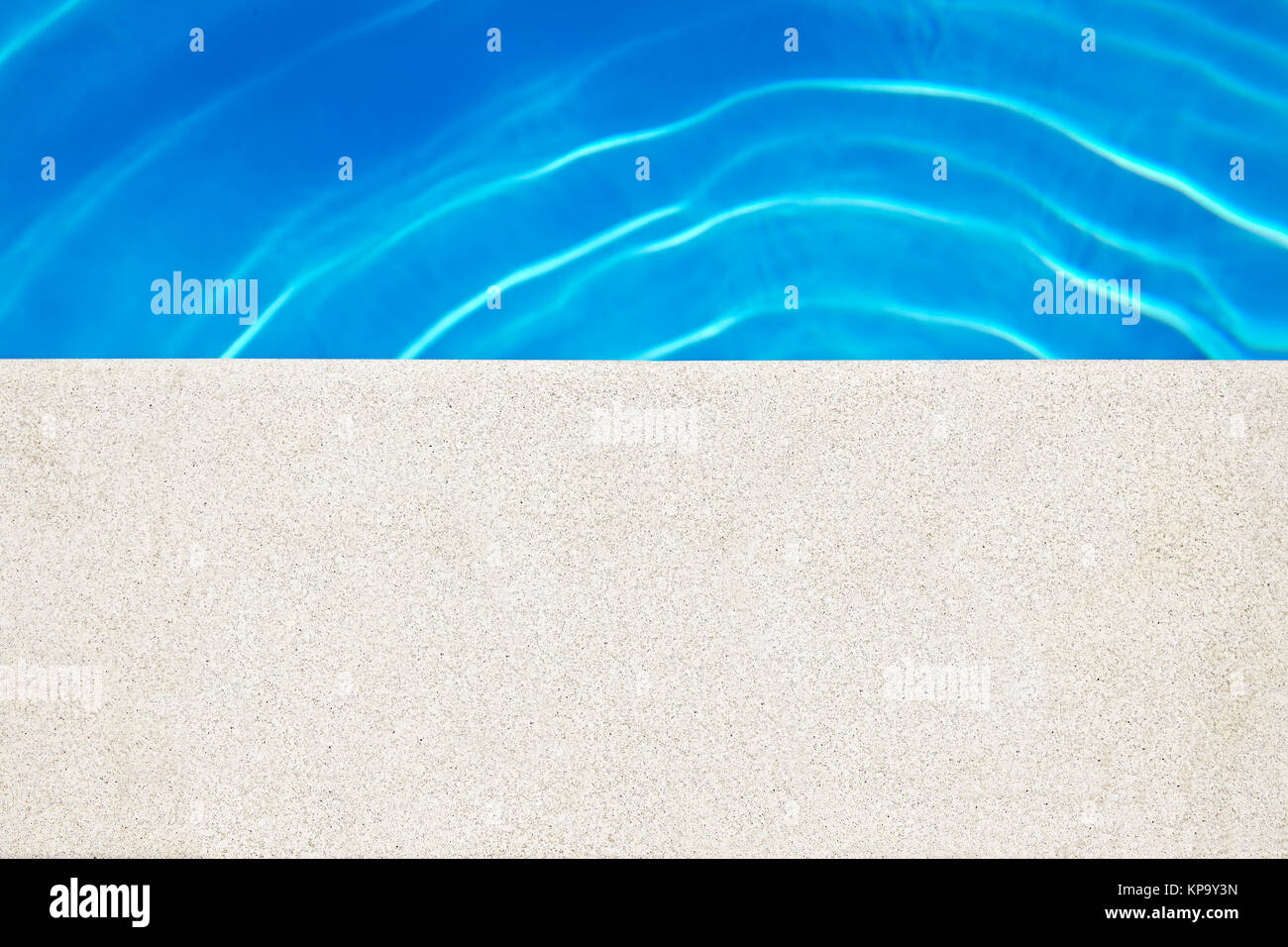 Edge Of Swimming Pool Stock Photo - Alamy