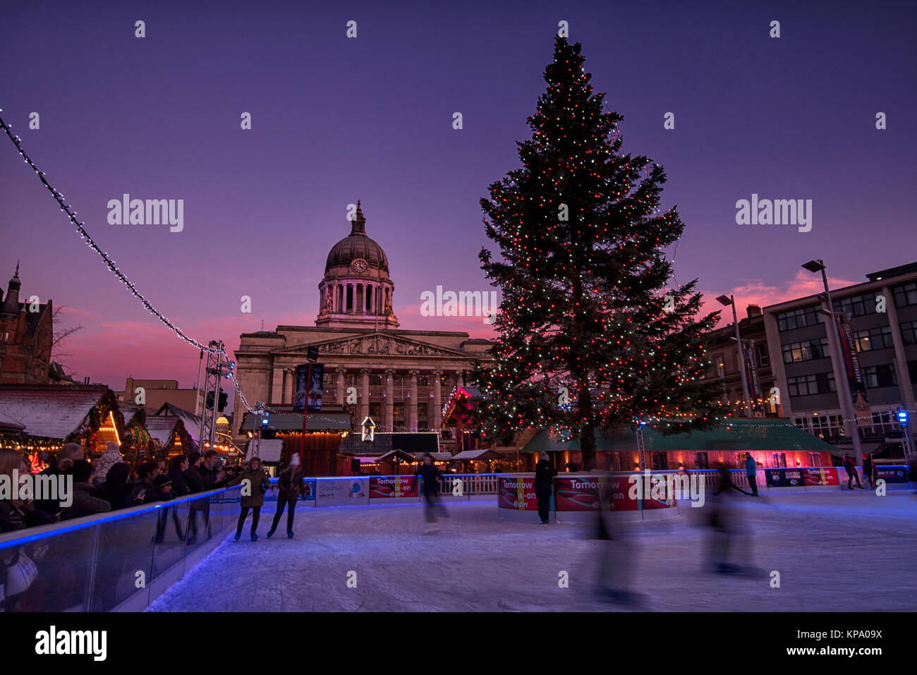 Sunset over the Winter Wonderland in the Old Market Square, Nottingham ...