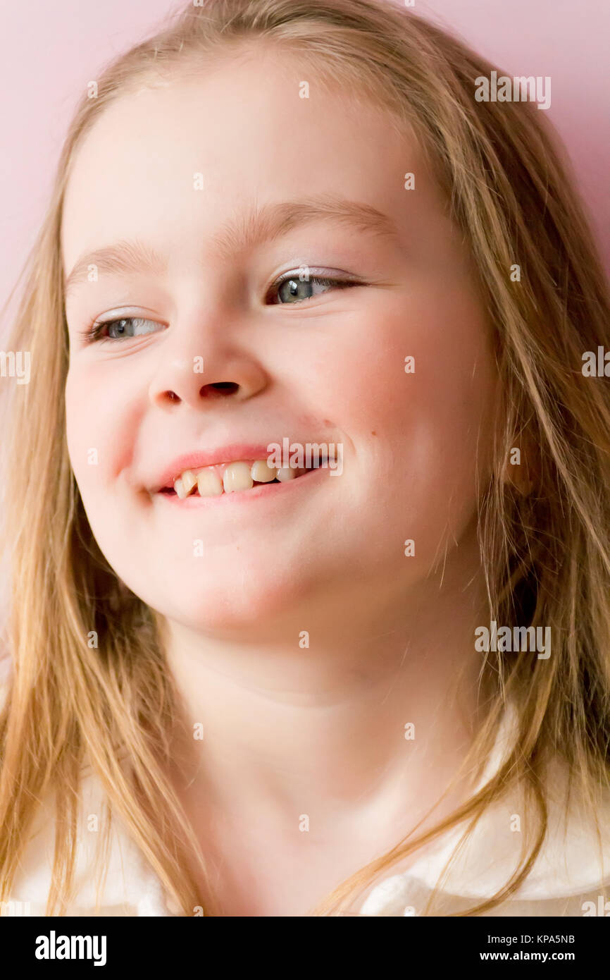 Cute smiling girl Stock Photo - Alamy