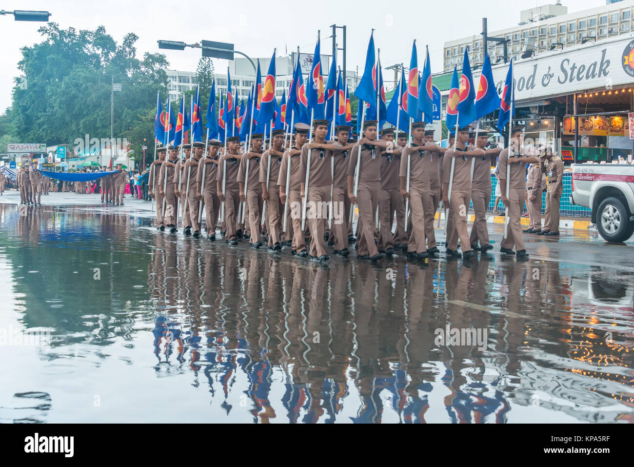 Marching thai army parade hi-res stock photography and images - Alamy