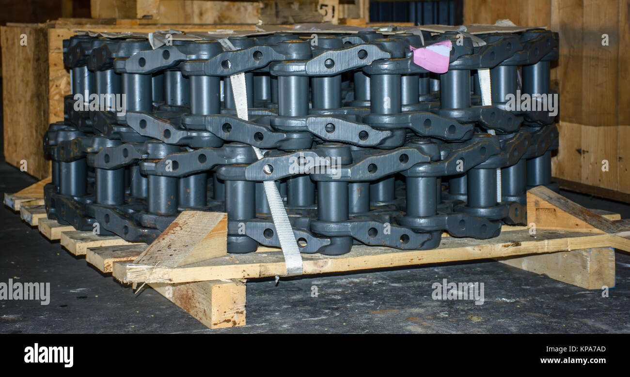 photo of big chain of a crane Stock Photo - Alamy