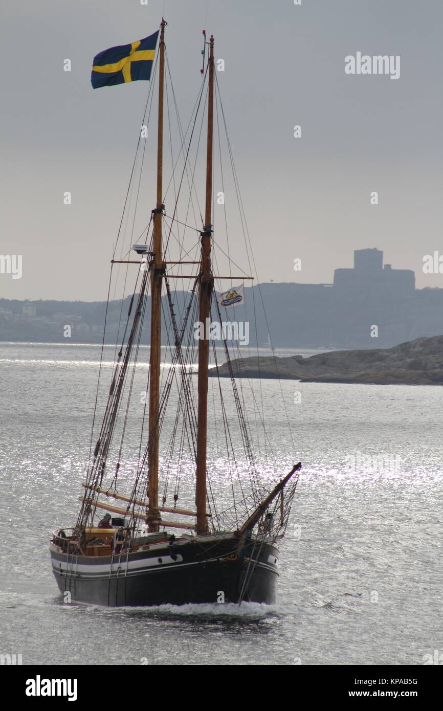 Swedish ship flag hi-res stock photography and images - Alamy