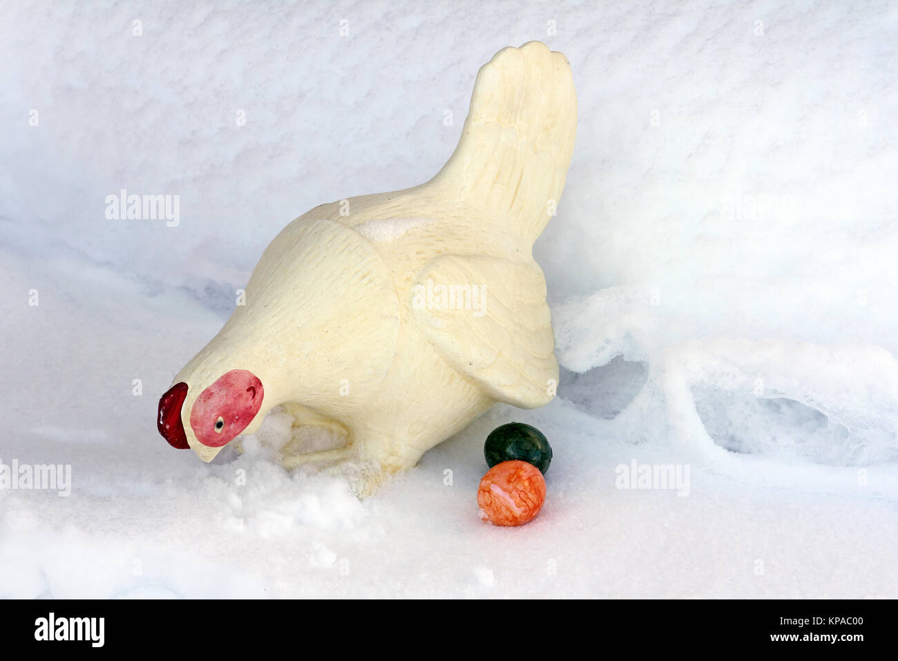 When the chicken has to put the Easter eggs in the snow - winter break ...