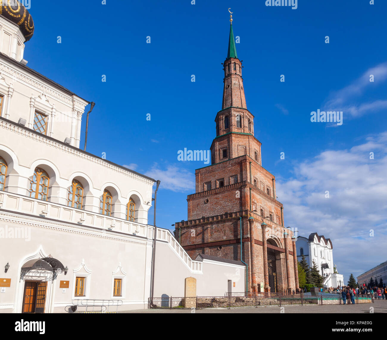 Kazan Kremlin House church and leaning Soyembika Tower (Khan's Mosque ...