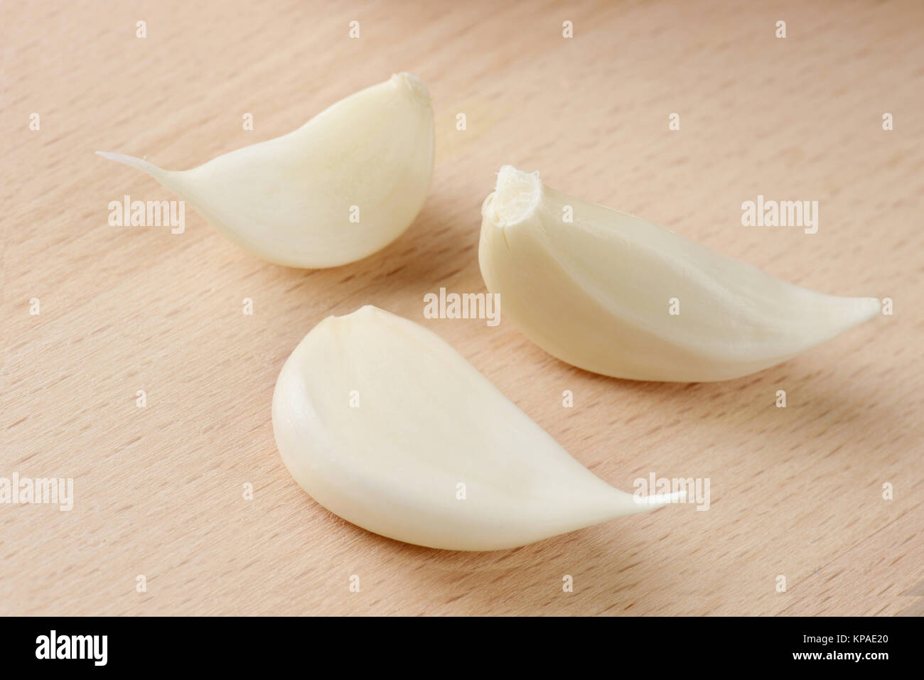 fresh garlic cloves Stock Photo - Alamy