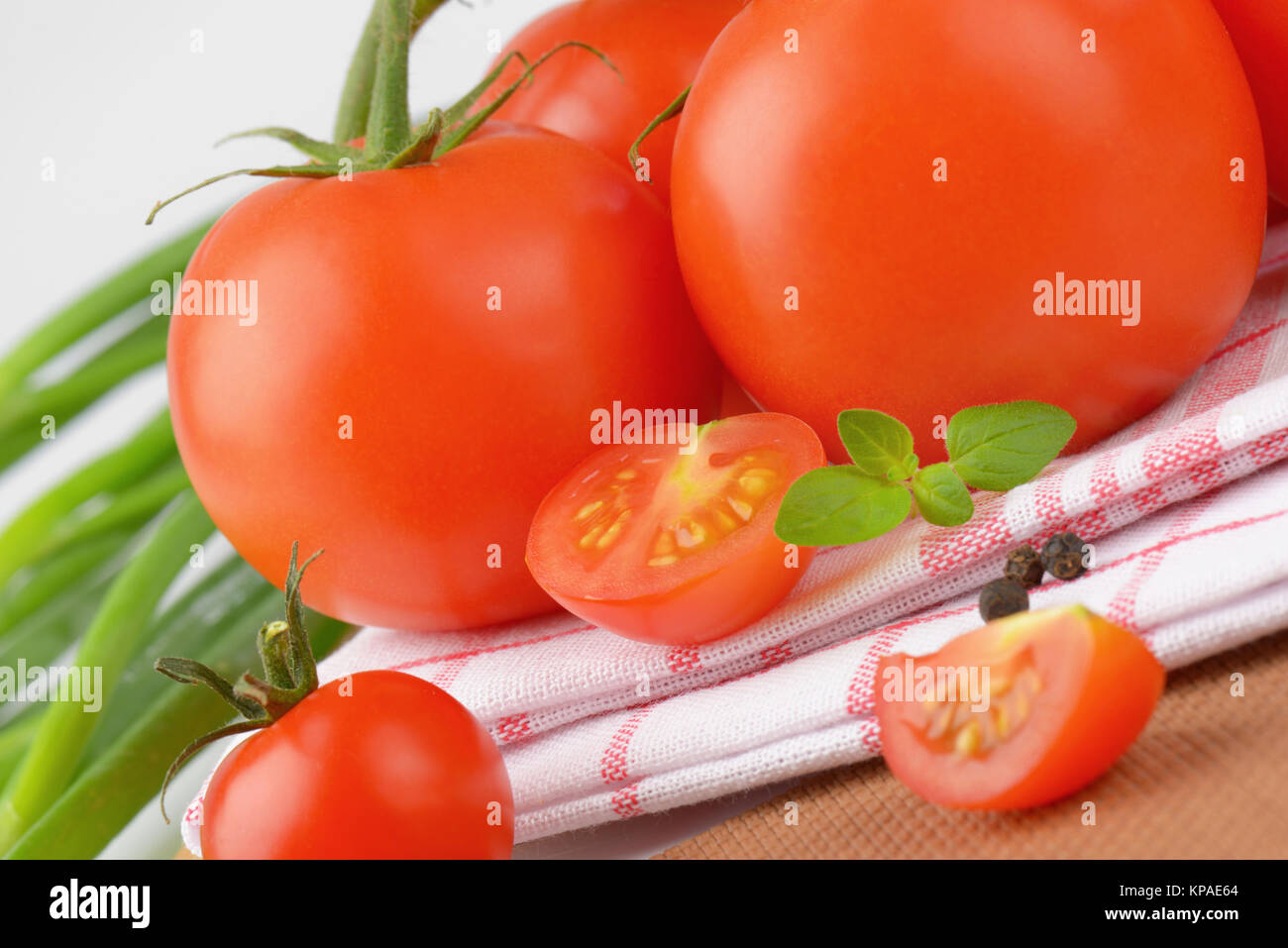 fresh red tomatoes Stock Photo - Alamy