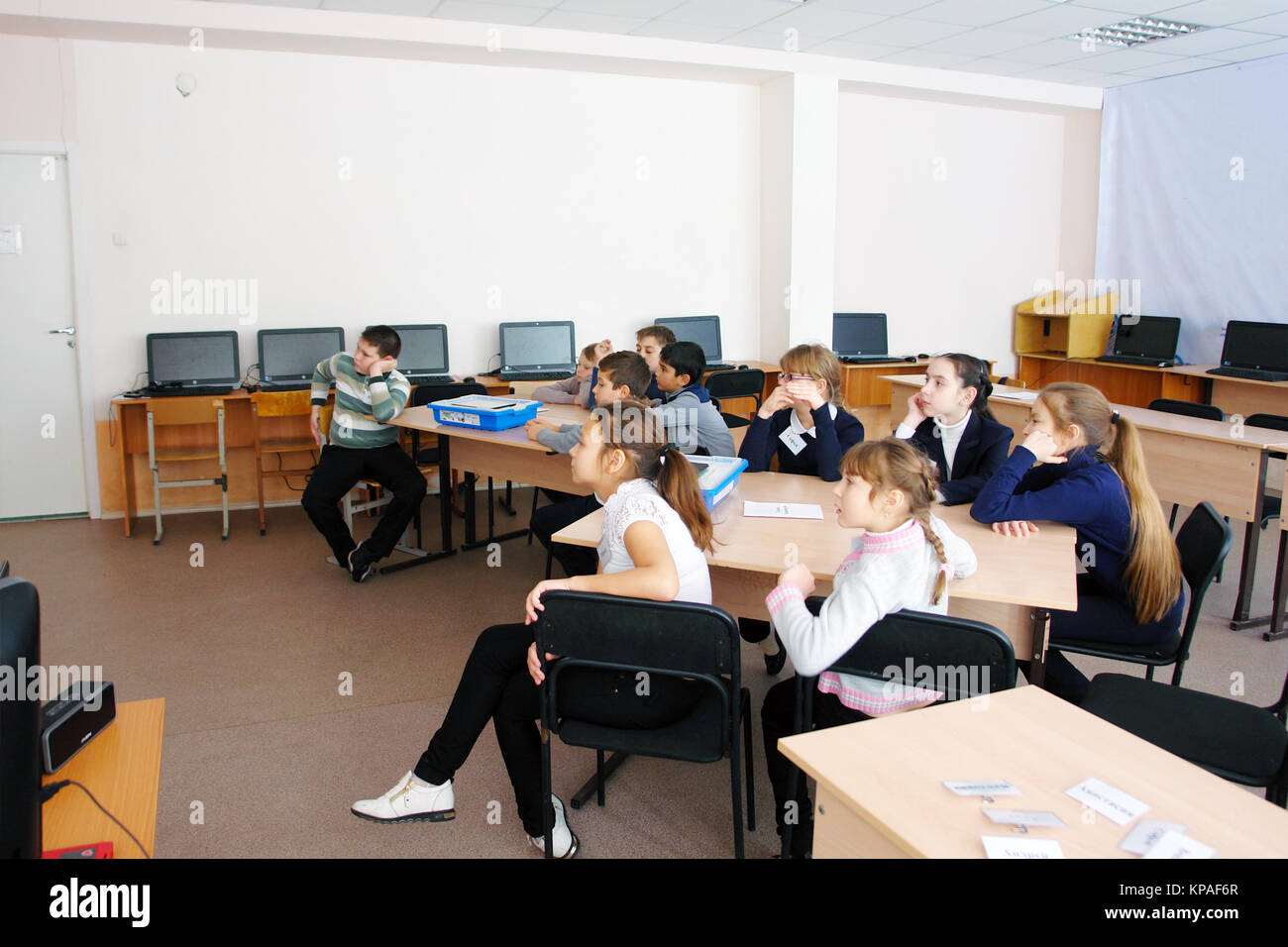 School kids in class Stock Photo - Alamy