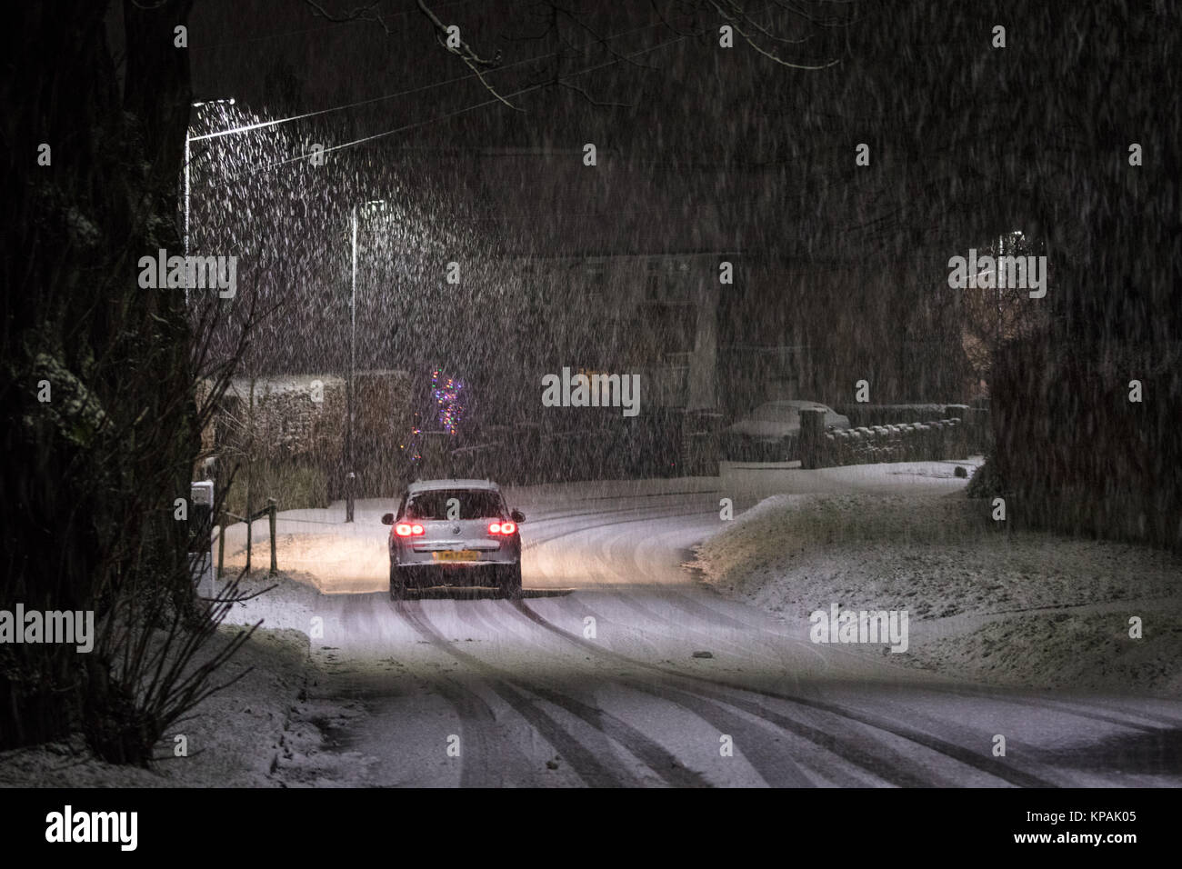 Sheffield, UK. 13th Dec, 2017. UK weather. Heavy snowfall in Sheffield ...