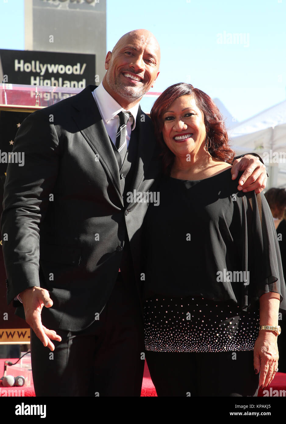 Hollywood, Ca. 13th Dec, 2017. Dwayne Johnson, Ata Johnson, at Dwayne ...