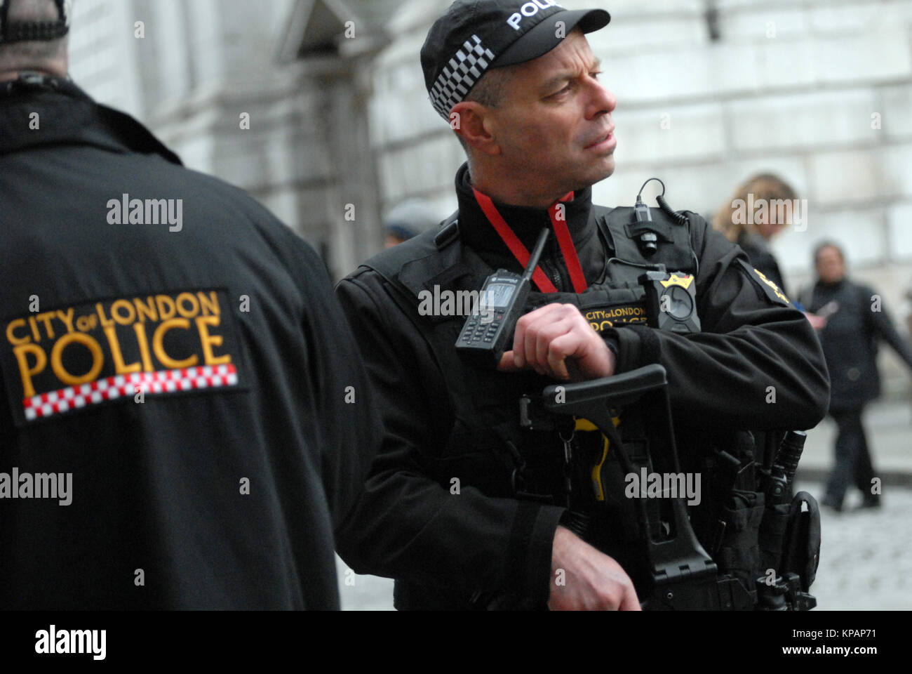 London, UK. 14th Dec, 2017. High security at the Grenfell Tower ...