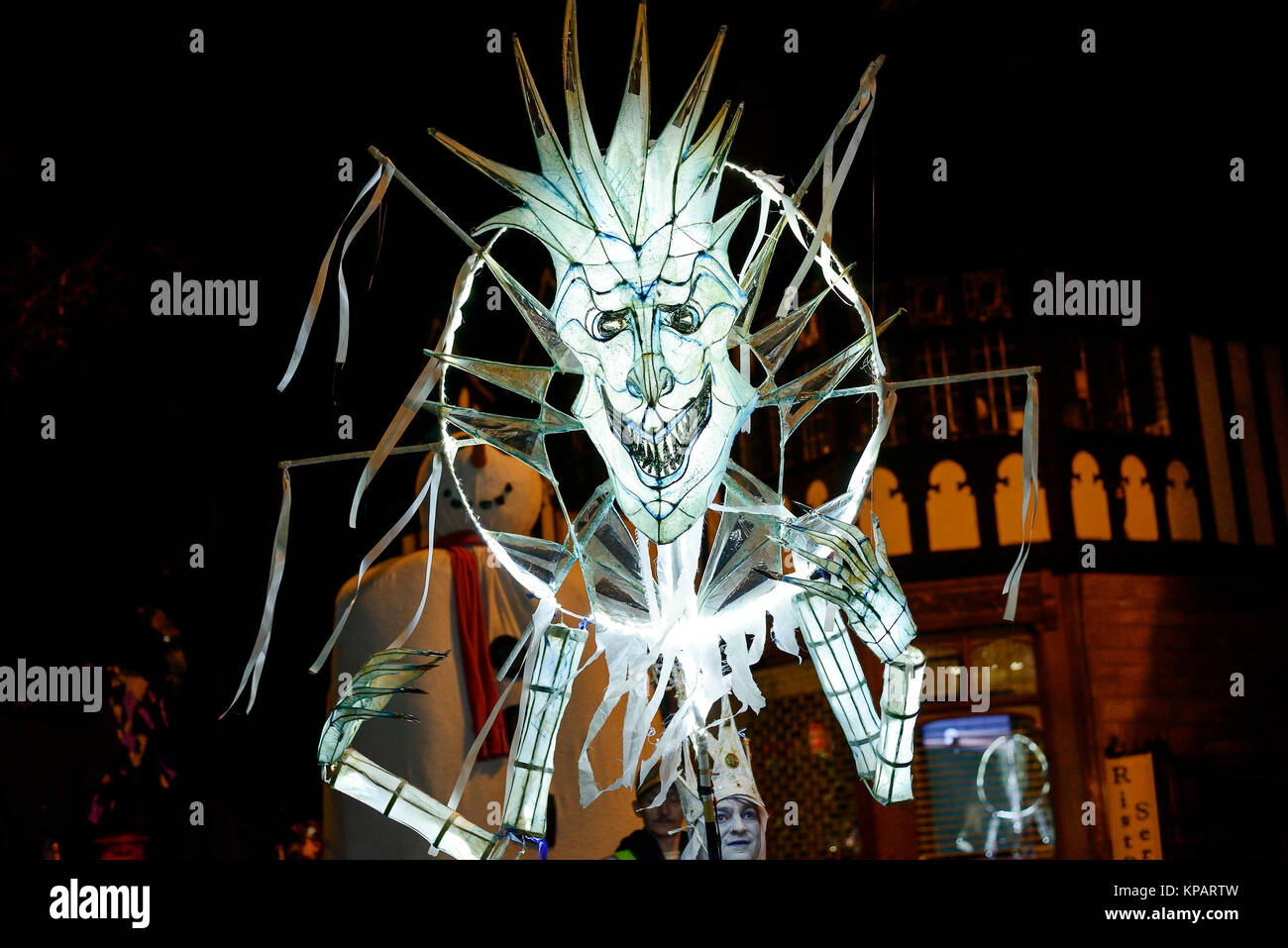 Chester, UK. 14th December 2017. A Jack Frost puppet takes part in the ...