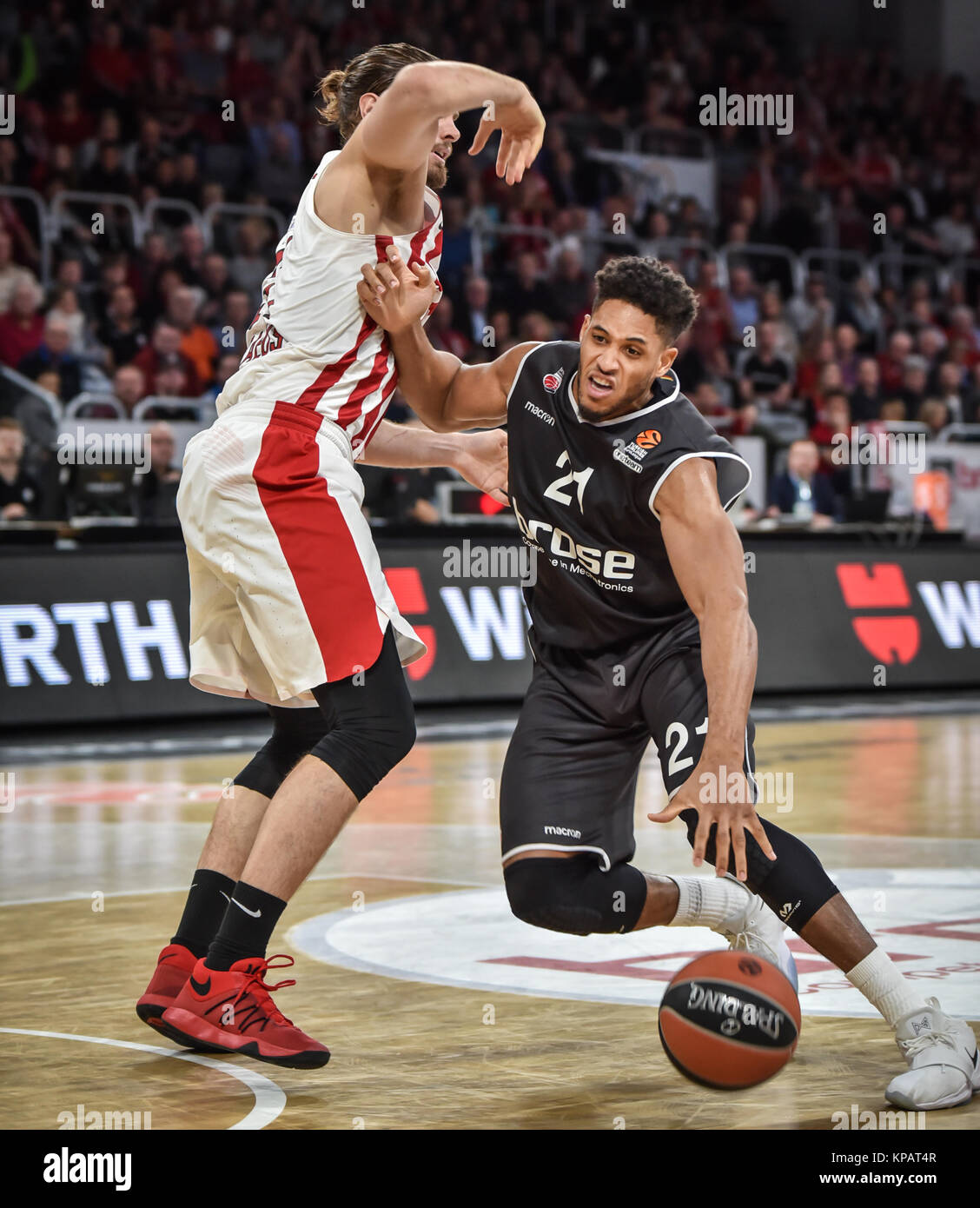 Bamberg, Deutschland. 14th Dec, 2017. Deutschland, Bamberg, Brose Arena ...