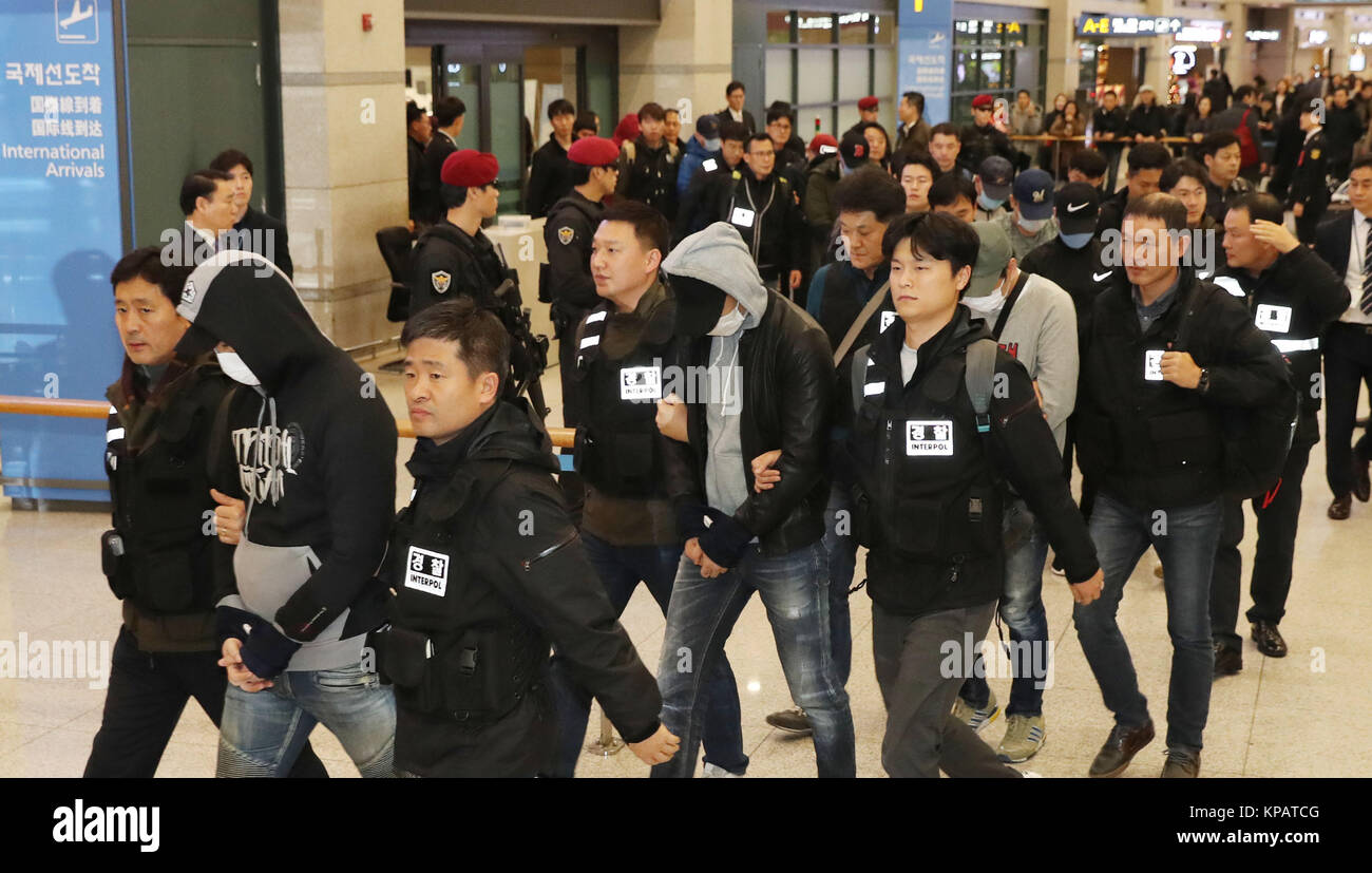 15th Dec, 2017. Criminal suspects transported in group from Philippines ...