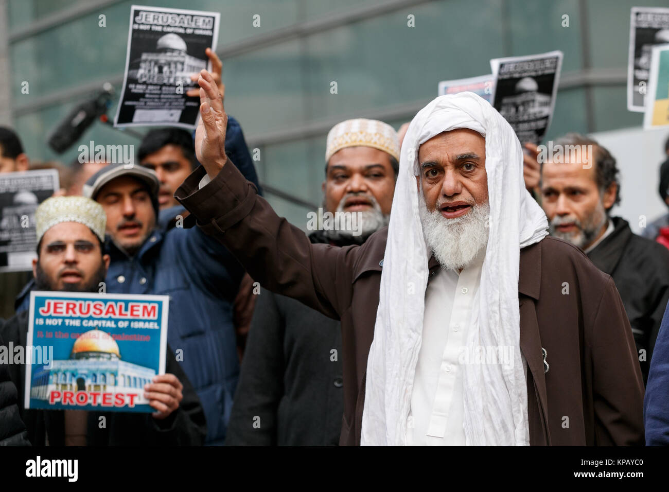 Tokyo, Japan. 15th December, 2017. Raees Siddiqui (2nd from R ...