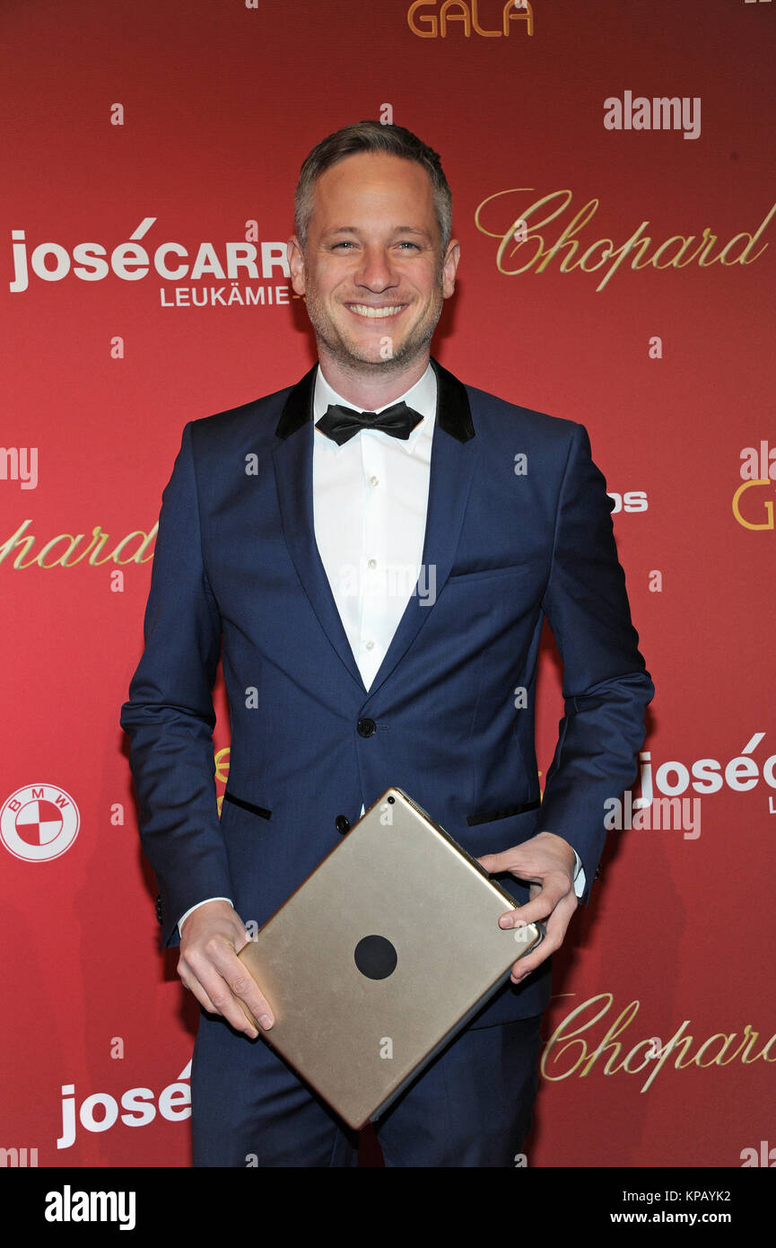 Magician Simon Pierro arrives at the "Jose Carreras Benefiz Gala ...