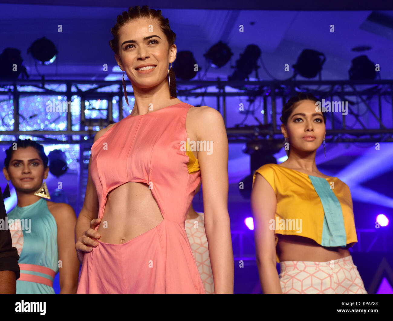Mumbai, India. 14th Dec, 2017. Models seen displaying the collection of ...