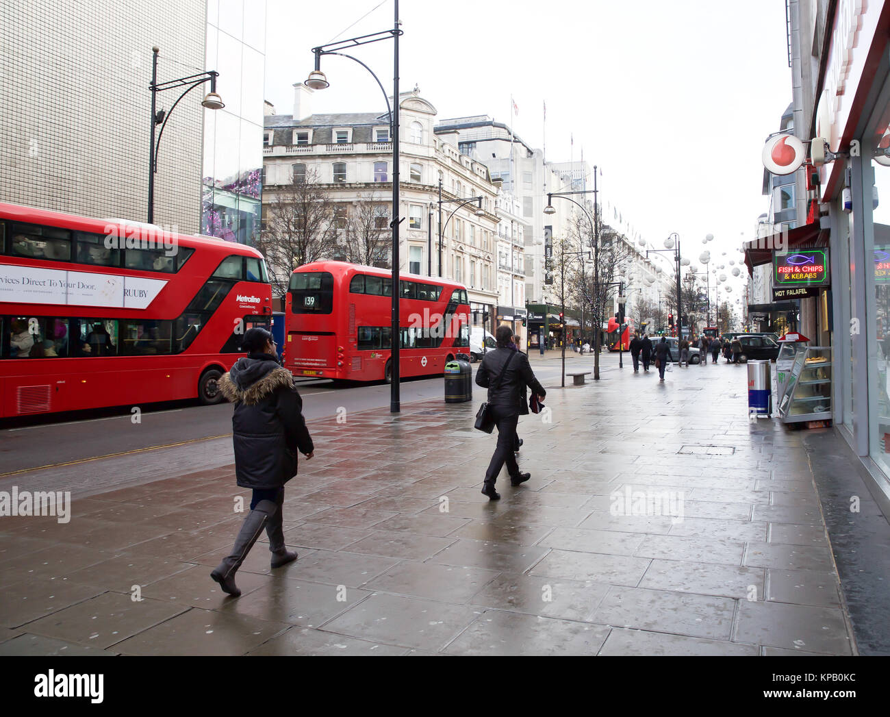 London, UK. 15th Dec, 2017. Dull and overcast over Central London as ...