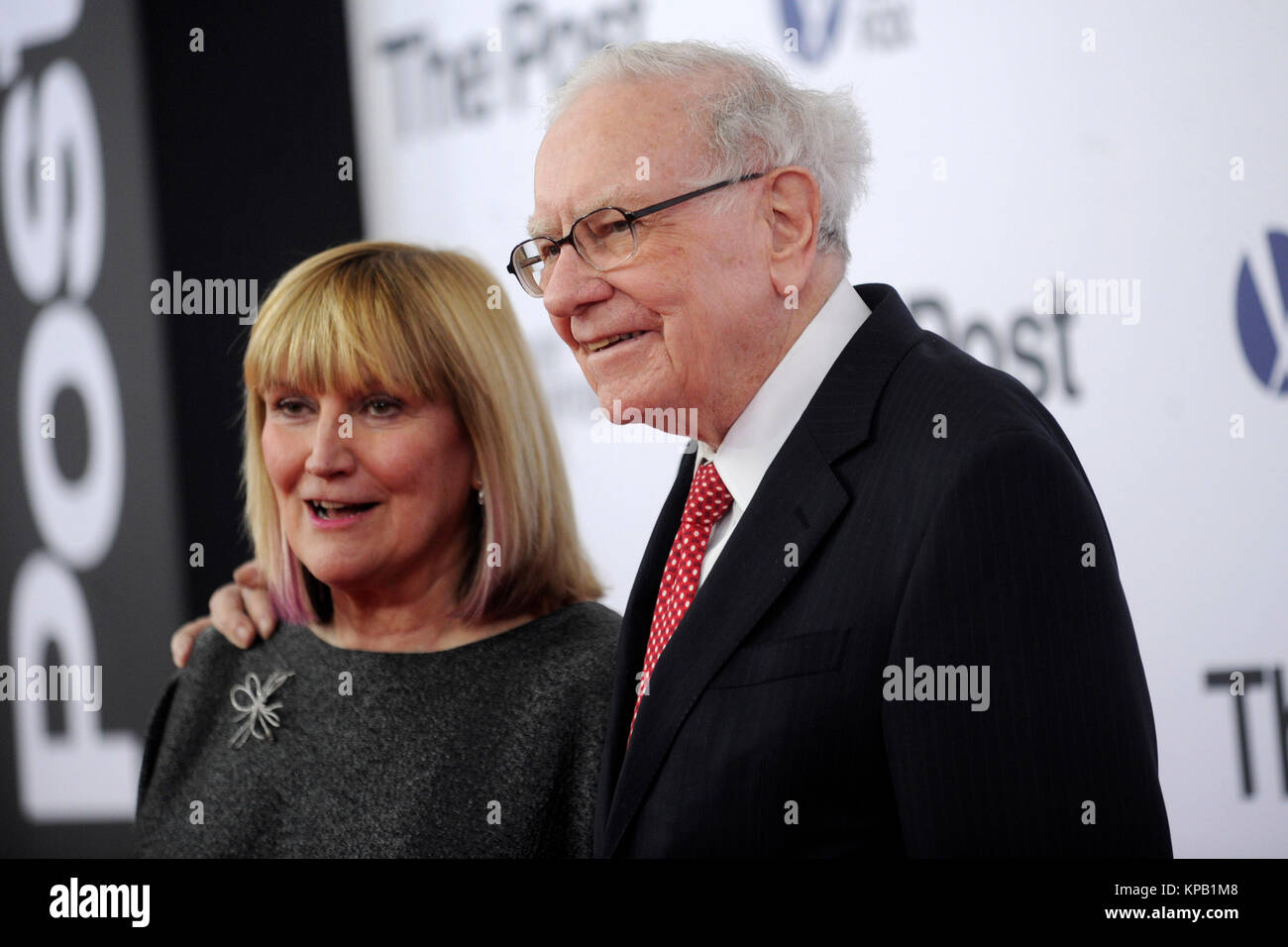 Susie Buffett and Warren Buffett attend 'The Post' premiere at the ...