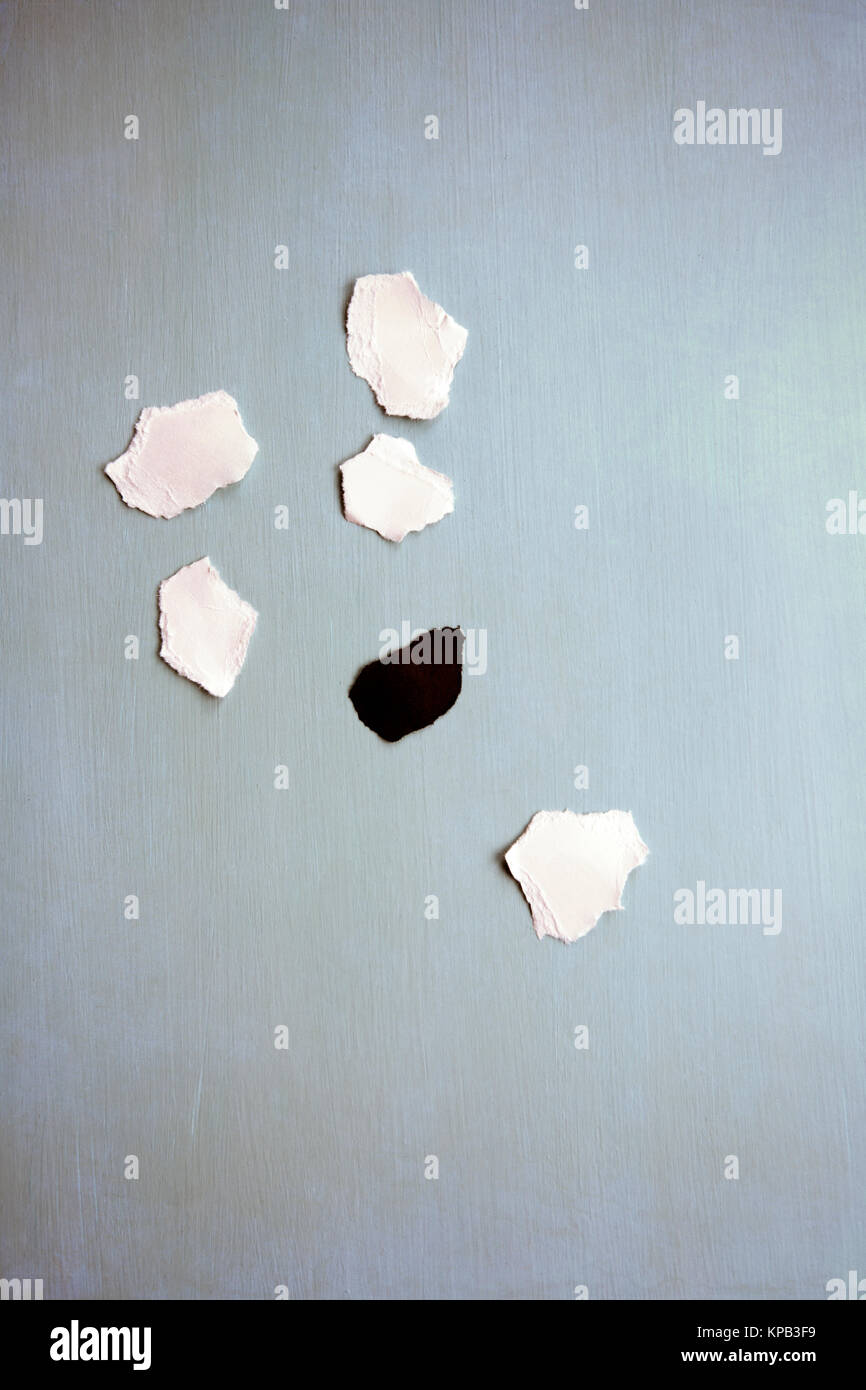 Papers scattered hi-res stock photography and images - Alamy