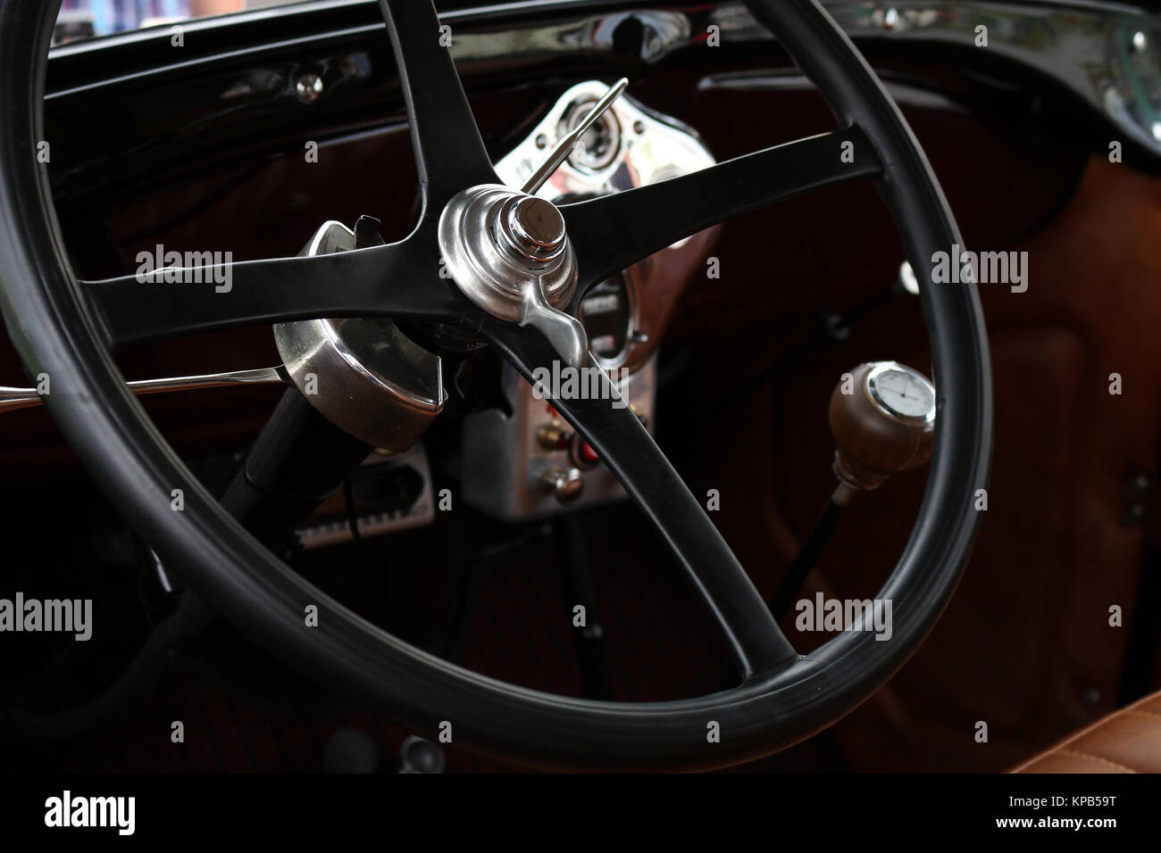 oldtimer car steering wheel closeup Stock Photo - Alamy