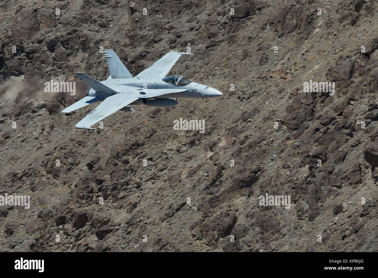 Jet fighter low height hi-res stock photography and images - Alamy