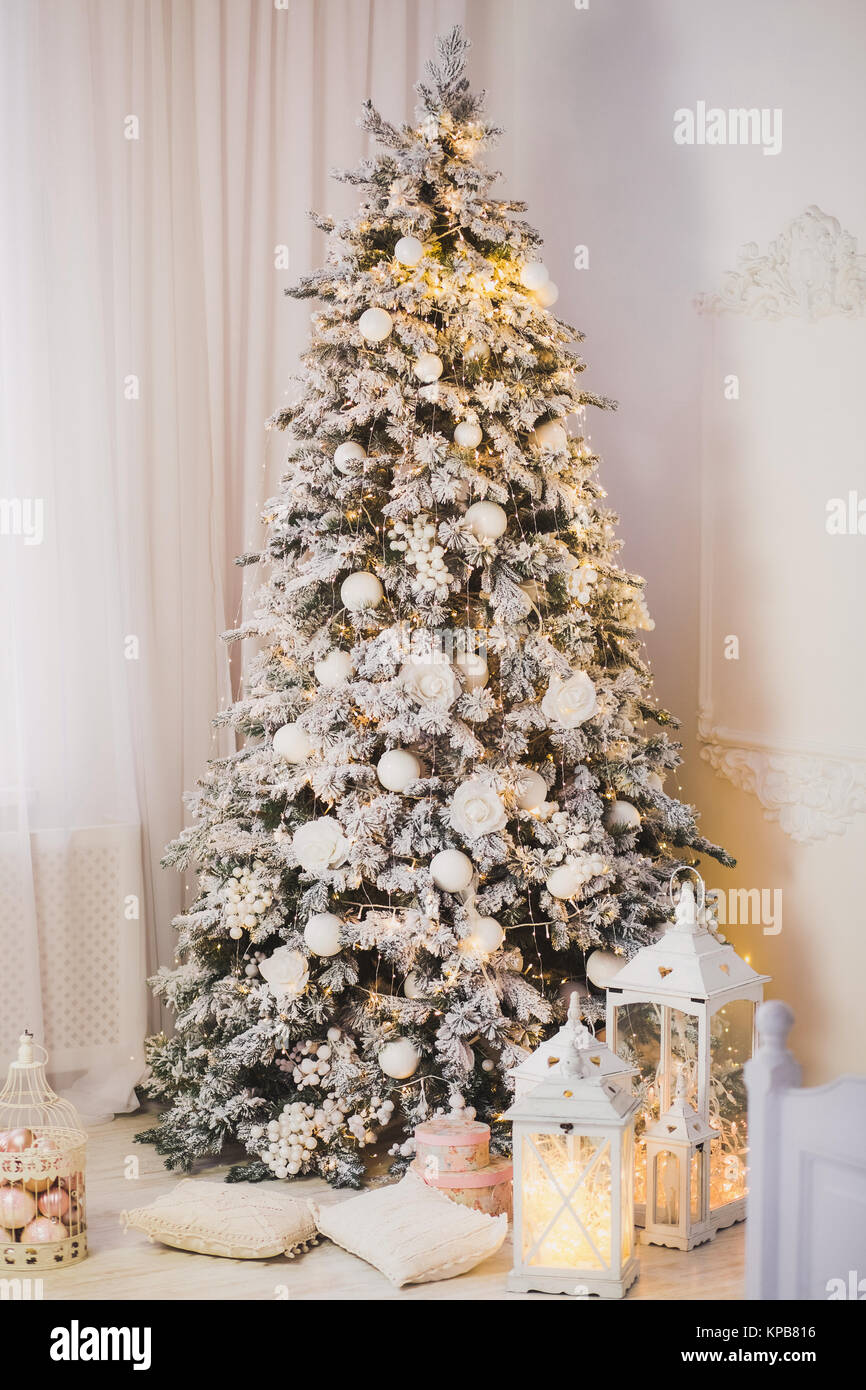 Beautiful glowing christmas tree in hi-res stock photography and images ...