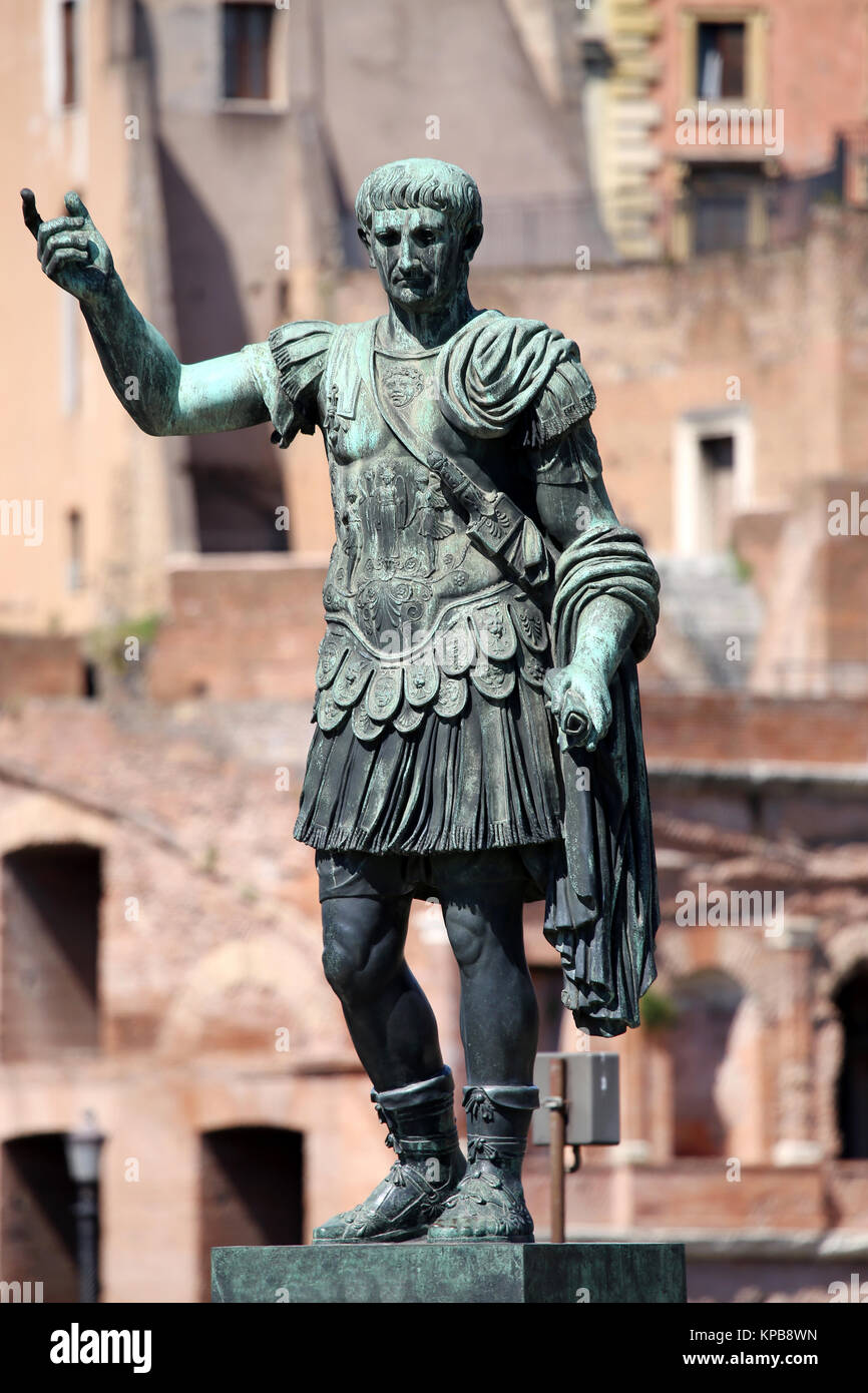 Statue S.P.Q.R. IMP.CAESARI.NERVAE.F.TRAIANO OPTIMO PRINCIPI1 on street ...