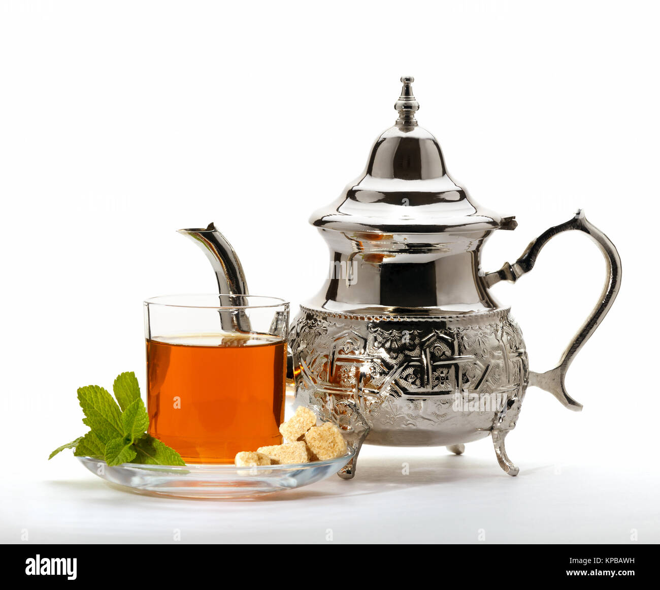 Traditional moroccan tea Stock Photo - Alamy