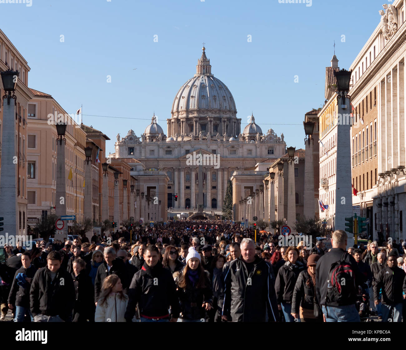 Old st peters basilica hi-res stock photography and images - Alamy