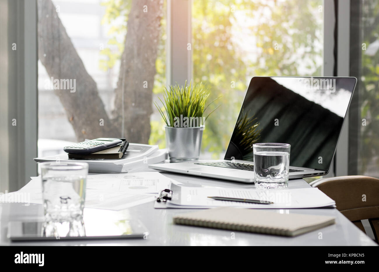 Glass top office table hi-res stock photography and images - Alamy