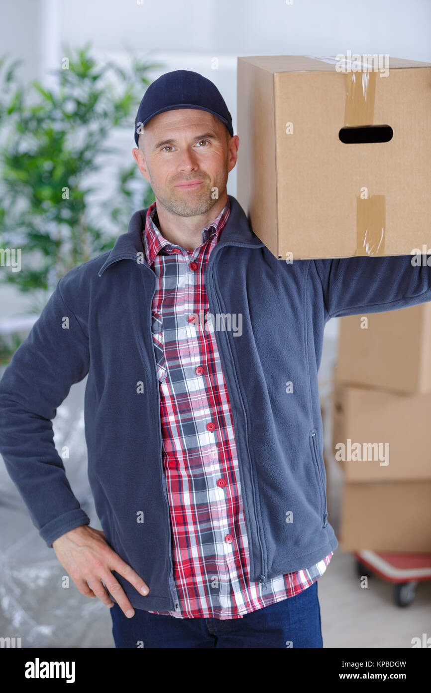 Removal van and packing hi-res stock photography and images - Alamy