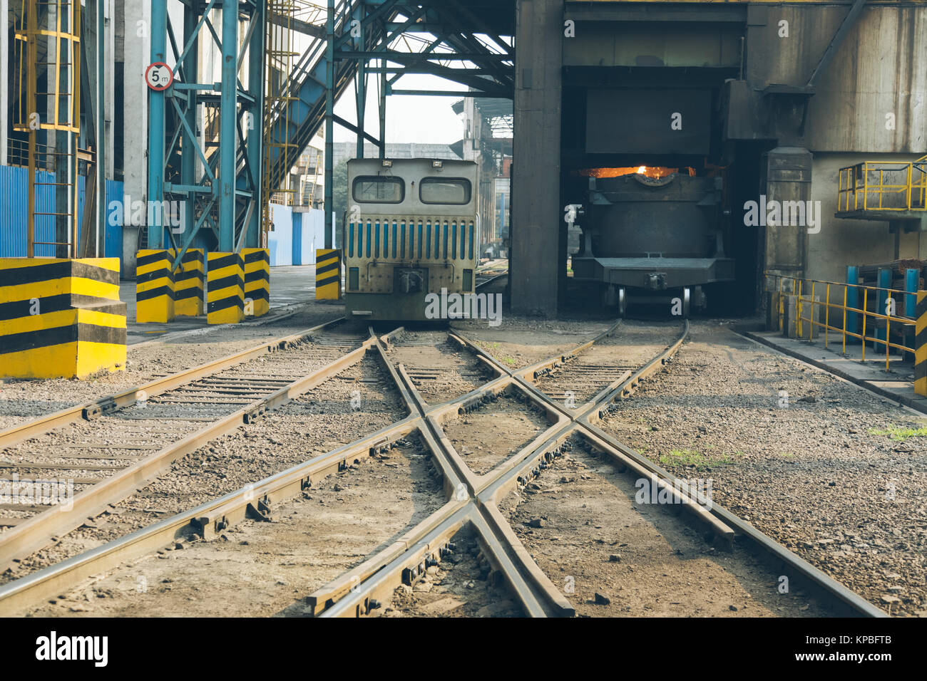 Long shot railway tracks hi-res stock photography and images - Alamy