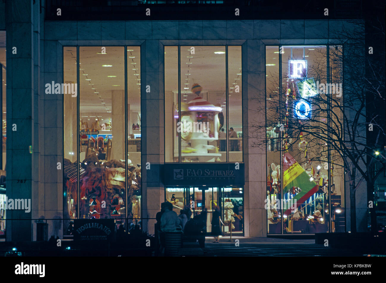 5th avenue new york 1980s hi-res stock photography and images - Alamy